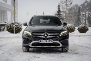 Black Mercedes-Benz GLC 250 2016 in Elektrenai, with an engine capacity of 2.14 L and mileage of 210 thousand km for 17900 €, photo 2 on AUTOMOTO.COM.LV
