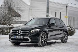 Black Mercedes-Benz GLC 250 2016 in Elektrenai, with an engine capacity of 2.14 L and mileage of 210 thousand km for 17900 €, photo 3 on AUTOMOTO.COM.LV