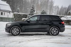 Black Mercedes-Benz GLC 250 2016 in Elektrenai, with an engine capacity of 2.14 L and mileage of 210 thousand km for 17900 €, photo 4 on AUTOMOTO.COM.LV