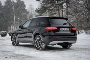 Black Mercedes-Benz GLC 250 2016 in Elektrenai, with an engine capacity of 2.14 L and mileage of 210 thousand km for 17900 €, photo 5 on AUTOMOTO.COM.LV