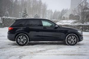 Black Mercedes-Benz GLC 250 2016 in Elektrenai, with an engine capacity of 2.14 L and mileage of 210 thousand km for 17900 €, photo 8 on AUTOMOTO.COM.LV
