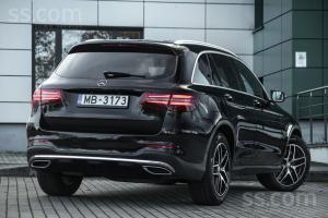 Black Mercedes-Benz GLC 250 2016 in Tukums, with an engine capacity of 2.20 L and mileage of 211 thousand km for 21500 €, photo 7 on AUTOMOTO.COM.LV