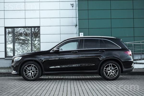 Black Mercedes-Benz GLC 250 2016 in Tukums, with an engine capacity of 2.20 L and mileage of 211 thousand km for 21500 €, photo 9 on AUTOMOTO.COM.LV