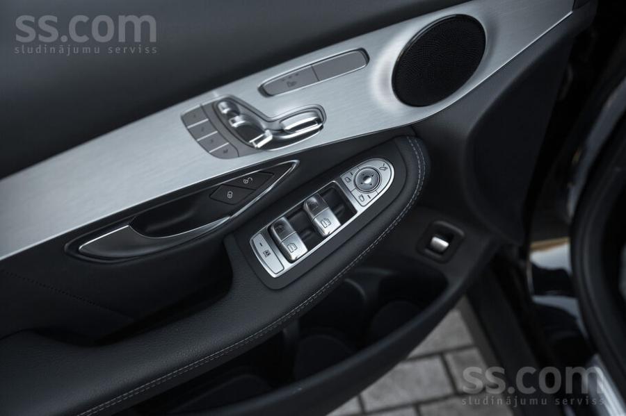 Black Mercedes-Benz GLC 250 2016 in Tukums, with an engine capacity of 2.20 L and mileage of 211 thousand km for 21500 €, photo 15 on AUTOMOTO.COM.LV