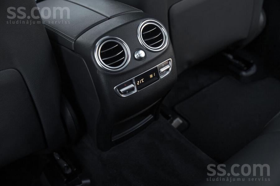 Black Mercedes-Benz GLC 250 2016 in Tukums, with an engine capacity of 2.20 L and mileage of 211 thousand km for 21500 €, photo 19 on AUTOMOTO.COM.LV