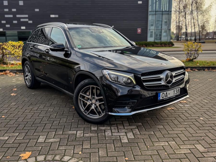 Black Mercedes-Benz GLC 250 2016 in Riga, with an engine capacity of 2.20 L and mileage of 221 thousand km for 20300 €, photo 1 on AUTOMOTO.COM.LV