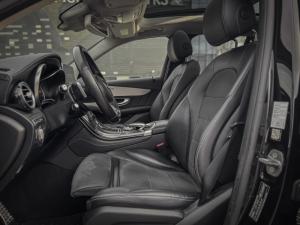 Black Mercedes-Benz GLC 250 2016 in Riga, with an engine capacity of 2.20 L and mileage of 221 thousand km for 20300 €, photo 19 on AUTOMOTO.COM.LV