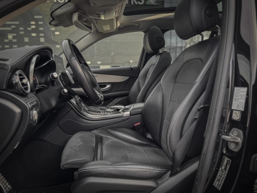 Black Mercedes-Benz GLC 250 2016 in Riga, with an engine capacity of 2.20 L and mileage of 221 thousand km for 20300 €, photo 19 on AUTOMOTO.COM.LV