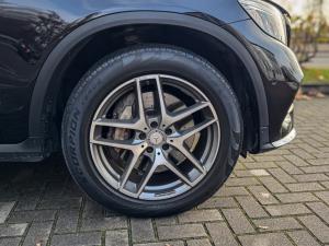 Black Mercedes-Benz GLC 250 2016 in Riga, with an engine capacity of 2.20 L and mileage of 221 thousand km for 20300 €, photo 24 on AUTOMOTO.COM.LV