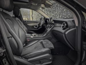 Black Mercedes-Benz GLC 250 2016 in Riga, with an engine capacity of 2.20 L and mileage of 221 thousand km for 20300 €, photo 29 on AUTOMOTO.COM.LV