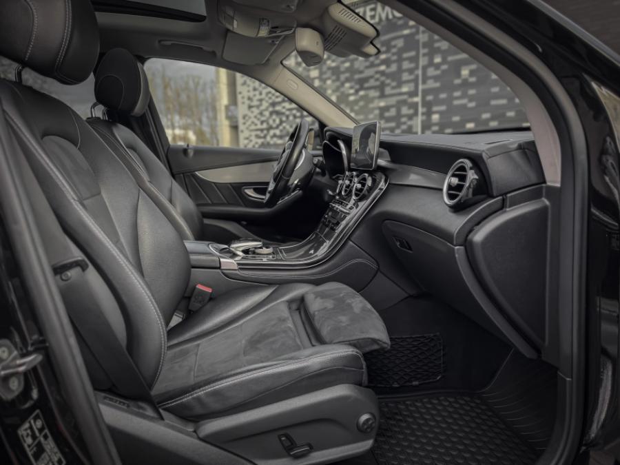 Black Mercedes-Benz GLC 250 2016 in Riga, with an engine capacity of 2.20 L and mileage of 221 thousand km for 20300 €, photo 29 on AUTOMOTO.COM.LV