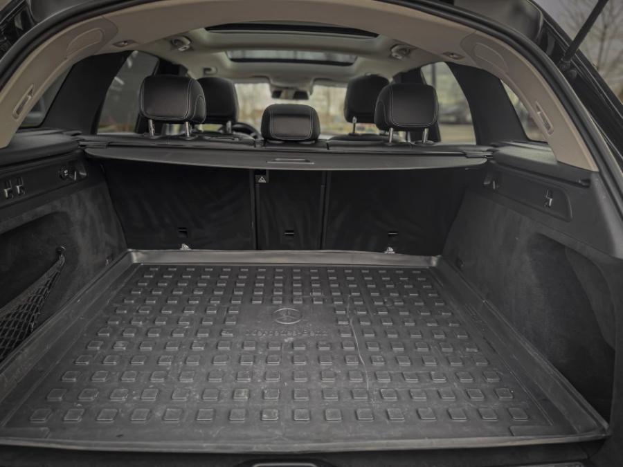 Black Mercedes-Benz GLC 250 2016 in Riga, with an engine capacity of 2.20 L and mileage of 221 thousand km for 20300 €, photo 36 on AUTOMOTO.COM.LV