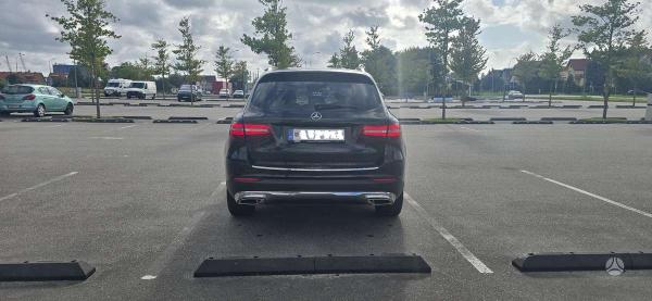 Melns Mercedes-Benz GLC 250 2016 Klaipėda, ar dzinēja tilpumu 1.99 L un nobraukumu 140 tūkst. km par 22250 €, foto 5 vietnē AUTOMOTO.COM.LV