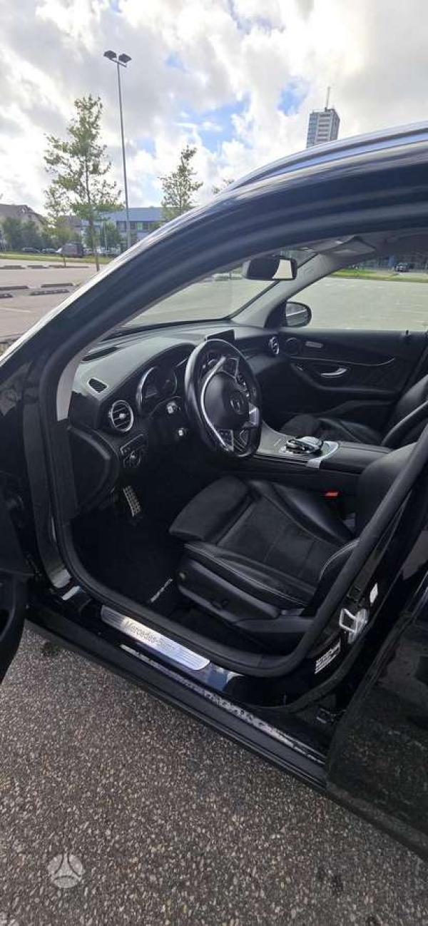 Melns Mercedes-Benz GLC 250 2016 Klaipėda, ar dzinēja tilpumu 1.99 L un nobraukumu 140 tūkst. km par 22250 €, foto 8 vietnē AUTOMOTO.COM.LV