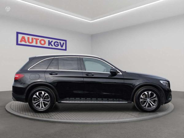 Black Mercedes-Benz GLC 250 2016 in Vilnius, with an engine capacity of 2.00 L and mileage of 270 thousand km for 19990 €, photo 6 on AUTOMOTO.COM.LV