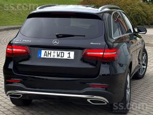 Black Mercedes-Benz GLC 250 2016 in Riga, with an engine capacity of 2.20 L and mileage of 232 thousand km for 19950 €, photo 3 on AUTOMOTO.COM.LV