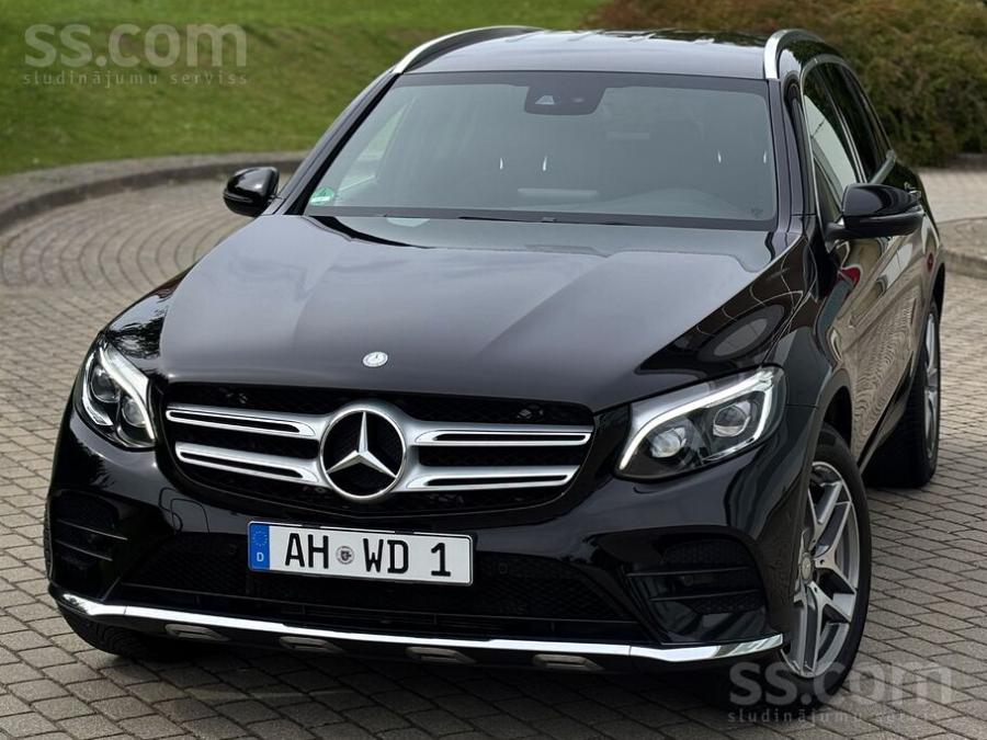 Black Mercedes-Benz GLC 250 2016 in Riga, with an engine capacity of 2.20 L and mileage of 232 thousand km for 19950 €, photo 4 on AUTOMOTO.COM.LV