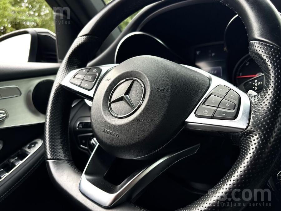 Black Mercedes-Benz GLC 250 2016 in Riga, with an engine capacity of 2.20 L and mileage of 232 thousand km for 19950 €, photo 13 on AUTOMOTO.COM.LV