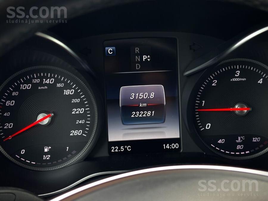 Black Mercedes-Benz GLC 250 2016 in Riga, with an engine capacity of 2.20 L and mileage of 232 thousand km for 19950 €, photo 17 on AUTOMOTO.COM.LV