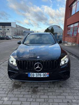 Melns Mercedes-Benz GLC 250 2017 Telšiai, ar dzinēja tilpumu 2.14 L un nobraukumu 180 tūkst. km par 14800 €, foto 2 vietnē AUTOMOTO.COM.LV