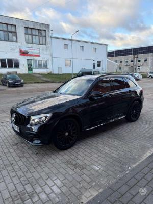 Melns Mercedes-Benz GLC 250 2017 Telšiai, ar dzinēja tilpumu 2.14 L un nobraukumu 180 tūkst. km par 14800 €, foto 4 vietnē AUTOMOTO.COM.LV