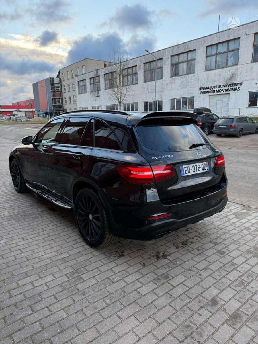 Melns Mercedes-Benz GLC 250 2017 Telšiai, ar dzinēja tilpumu 2.14 L un nobraukumu 180 tūkst. km par 14800 €, foto 6 vietnē AUTOMOTO.COM.LV