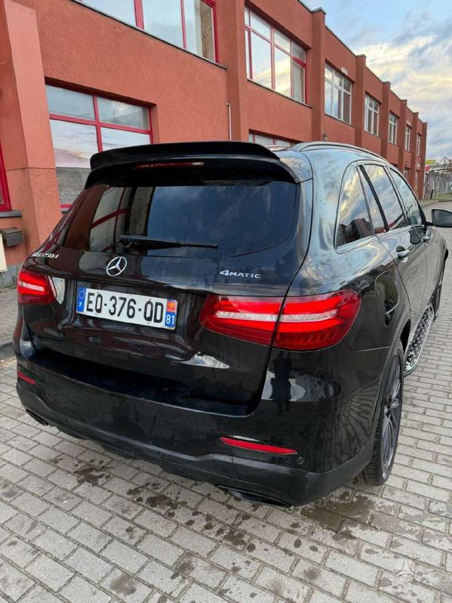 Melns Mercedes-Benz GLC 250 2017 Telšiai, ar dzinēja tilpumu 2.14 L un nobraukumu 180 tūkst. km par 14800 €, foto 8 vietnē AUTOMOTO.COM.LV