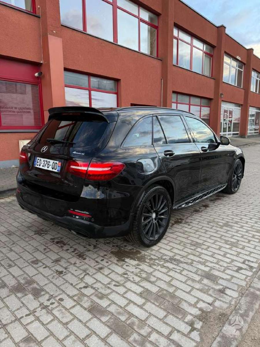 Melns Mercedes-Benz GLC 250 2017 Telšiai, ar dzinēja tilpumu 2.14 L un nobraukumu 180 tūkst. km par 14800 €, foto 9 vietnē AUTOMOTO.COM.LV