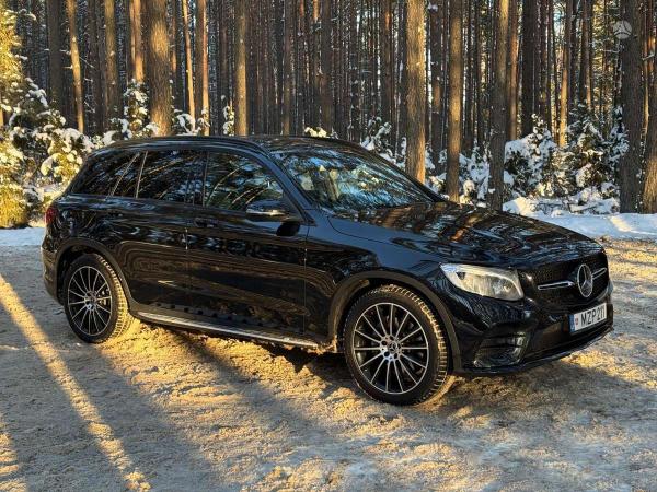 Melns Mercedes-Benz GLC 250 2017 Druskininkai, ar dzinēja tilpumu 2.14 L un nobraukumu 142 tūkst. km par 25500 €, foto 1 vietnē AUTOMOTO.COM.LV
