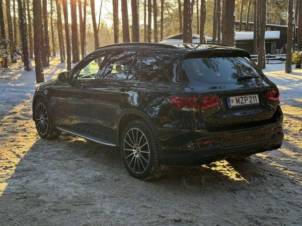 Melns Mercedes-Benz GLC 250 2017 Druskininkai, ar dzinēja tilpumu 2.14 L un nobraukumu 142 tūkst. km par 25500 €, foto 6 vietnē AUTOMOTO.COM.LV