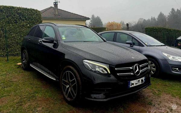 Melns Mercedes-Benz GLC 250 2017 Viļņa, ar dzinēja tilpumu 2.20 L un nobraukumu 237 tūkst. km par 18950 €, foto 1 vietnē AUTOMOTO.COM.LV