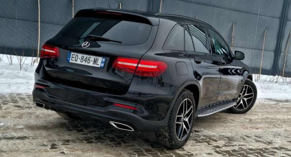 Black Mercedes-Benz GLC 250 2017 in Vilnius, with an engine capacity of 2.10 L and mileage of 237 thousand km for 18950 €, photo 8 on AUTOMOTO.COM.LV
