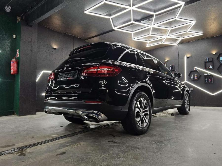 Melns Mercedes-Benz GLC 250 2017 Mažeikiai, ar dzinēja tilpumu 2.14 L un nobraukumu 210 tūkst. km par 21950 €, foto 14 vietnē AUTOMOTO.COM.LV