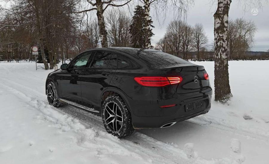 Melns Mercedes-Benz GLC 250 2017 Jurbarkas, ar dzinēja tilpumu 2.20 L un nobraukumu 254 tūkst. km par 22999 €, foto 4 vietnē AUTOMOTO.COM.LV