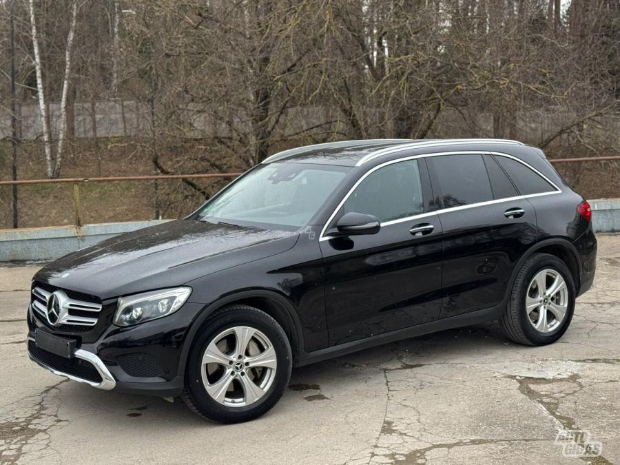 Черный Мерседес ГЛЦ 250 2017 в Вильнюс, объемом двигателя 2.10 л и пробегом 241 тыс. км за 19800 €, фото 16 на AUTOMOTO.COM.LV