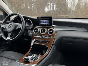 Черный Мерседес ГЛЦ 250 2017 в Вильнюс, объемом двигателя 2.10 л и пробегом 241 тыс. км за 19800 €, фото 20 на AUTOMOTO.COM.LV