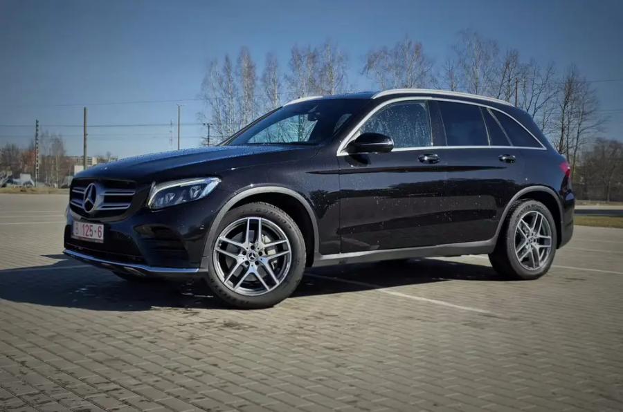 Black Mercedes-Benz GLC 250 2017 in Riga, with an engine capacity of 2.20 L and mileage of 264 thousand km for 18100 €, photo 5 on AUTOMOTO.COM.LV