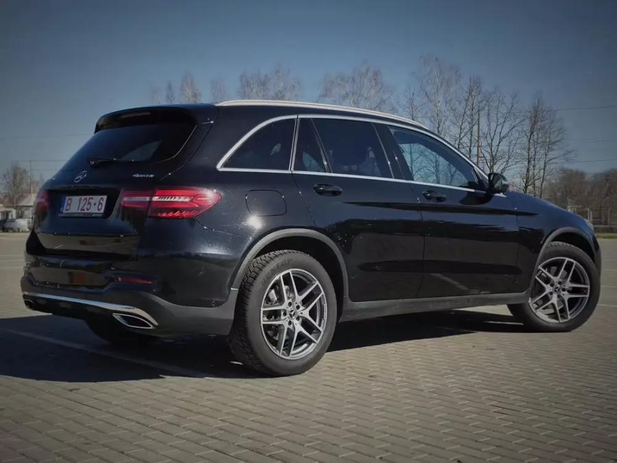 Black Mercedes-Benz GLC 250 2017 in Riga, with an engine capacity of 2.20 L and mileage of 264 thousand km for 18100 €, photo 8 on AUTOMOTO.COM.LV