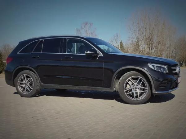 Black Mercedes-Benz GLC 250 2017 in Riga, with an engine capacity of 2.20 L and mileage of 264 thousand km for 18100 €, photo 8 on AUTOMOTO.COM.LV