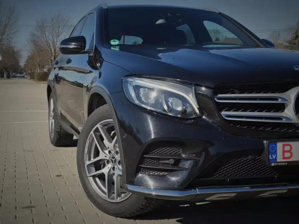 Black Mercedes-Benz GLC 250 2017 in Riga, with an engine capacity of 2.20 L and mileage of 264 thousand km for 18100 €, photo 10 on AUTOMOTO.COM.LV