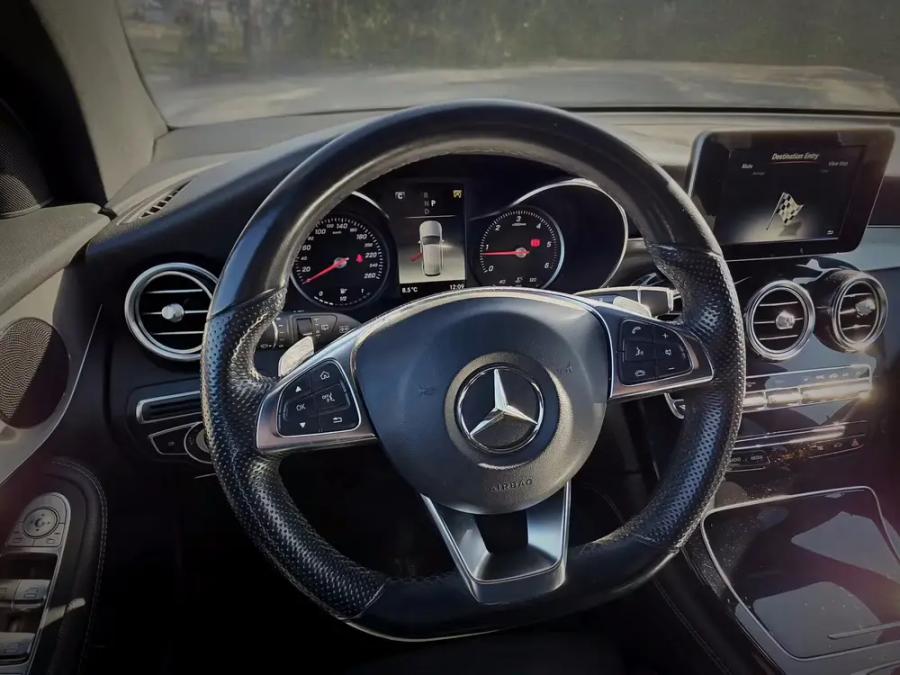 Black Mercedes-Benz GLC 250 2017 in Riga, with an engine capacity of 2.20 L and mileage of 264 thousand km for 18100 €, photo 12 on AUTOMOTO.COM.LV