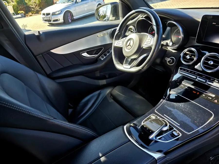 Black Mercedes-Benz GLC 250 2017 in Riga, with an engine capacity of 2.20 L and mileage of 264 thousand km for 18100 €, photo 13 on AUTOMOTO.COM.LV