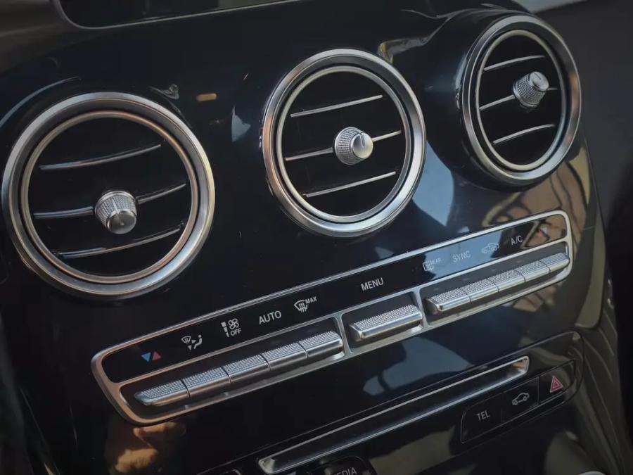 Black Mercedes-Benz GLC 250 2017 in Riga, with an engine capacity of 2.20 L and mileage of 264 thousand km for 18100 €, photo 24 on AUTOMOTO.COM.LV