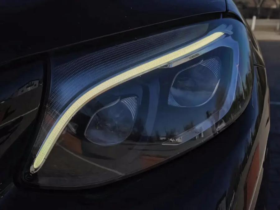 Black Mercedes-Benz GLC 250 2017 in Riga, with an engine capacity of 2.20 L and mileage of 264 thousand km for 18100 €, photo 26 on AUTOMOTO.COM.LV
