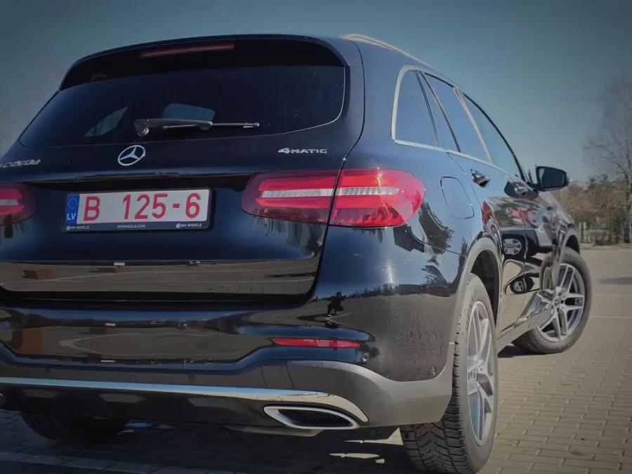 Black Mercedes-Benz GLC 250 2017 in Riga, with an engine capacity of 2.20 L and mileage of 264 thousand km for 18100 €, photo 29 on AUTOMOTO.COM.LV