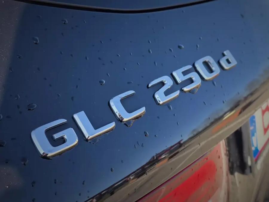 Black Mercedes-Benz GLC 250 2017 in Riga, with an engine capacity of 2.20 L and mileage of 264 thousand km for 18100 €, photo 30 on AUTOMOTO.COM.LV