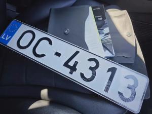 Black Mercedes-Benz GLC 250 2017 in Riga, with an engine capacity of 2.20 L and mileage of 264 thousand km for 18100 €, photo 31 on AUTOMOTO.COM.LV