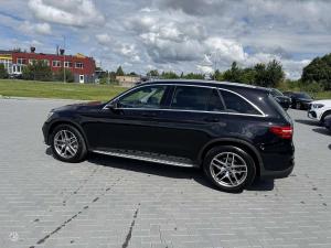 Black Mercedes-Benz GLC 250 2017 in Telschi, with an engine capacity of 2.14 L and mileage of 218 thousand km for 17999 €, photo 4 on AUTOMOTO.COM.LV