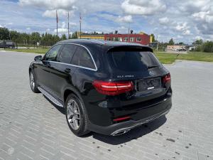 Black Mercedes-Benz GLC 250 2017 in Telschi, with an engine capacity of 2.14 L and mileage of 218 thousand km for 17999 €, photo 5 on AUTOMOTO.COM.LV