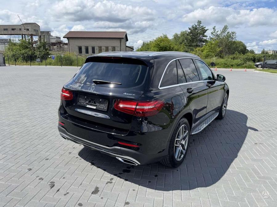 Black Mercedes-Benz GLC 250 2017 in Telschi, with an engine capacity of 2.14 L and mileage of 218 thousand km for 17999 €, photo 7 on AUTOMOTO.COM.LV